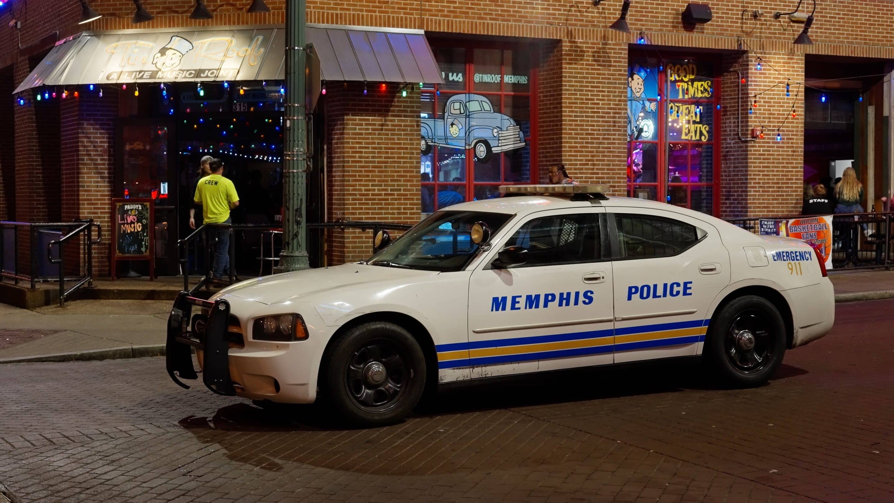 Memphis Cop Attacked In Downtown Memphis Kwam The Mighty 990